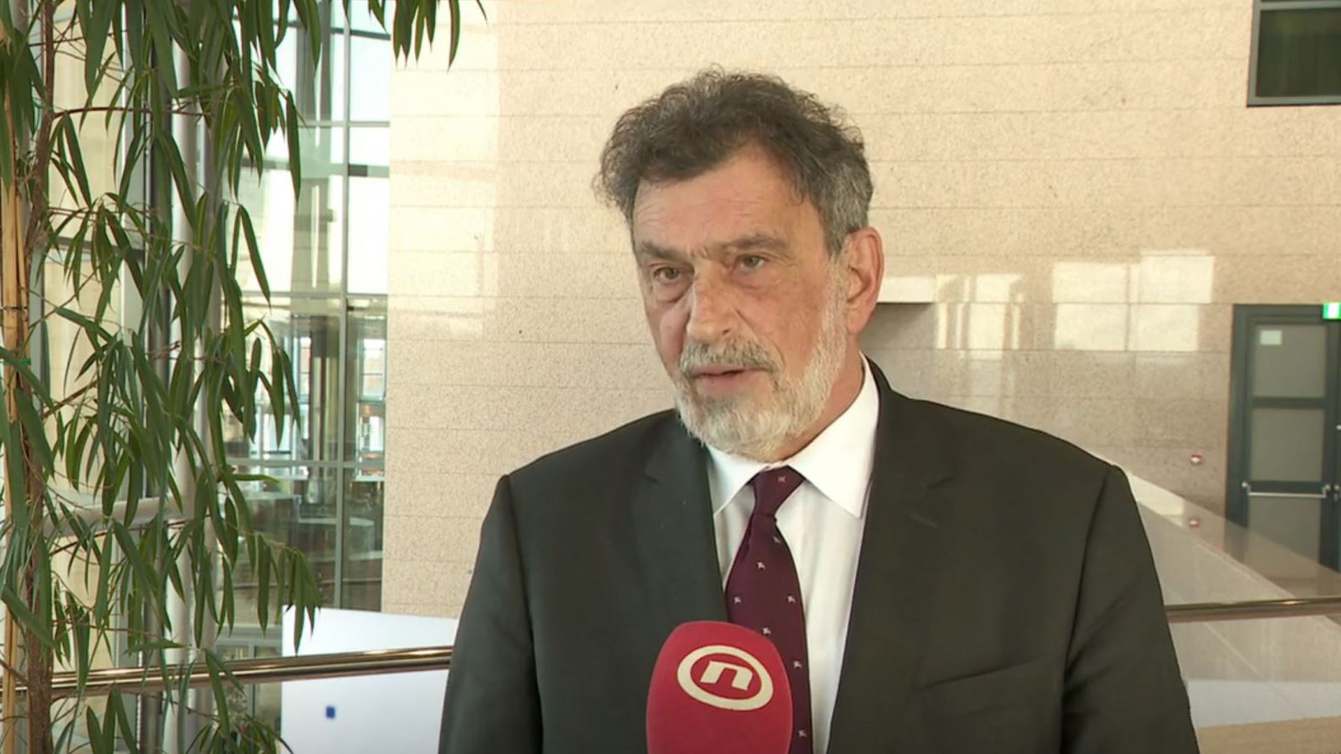 Ministar Fuchs pojasnio svoj stav o zatvaranju škola: "Ovu situaciju ...