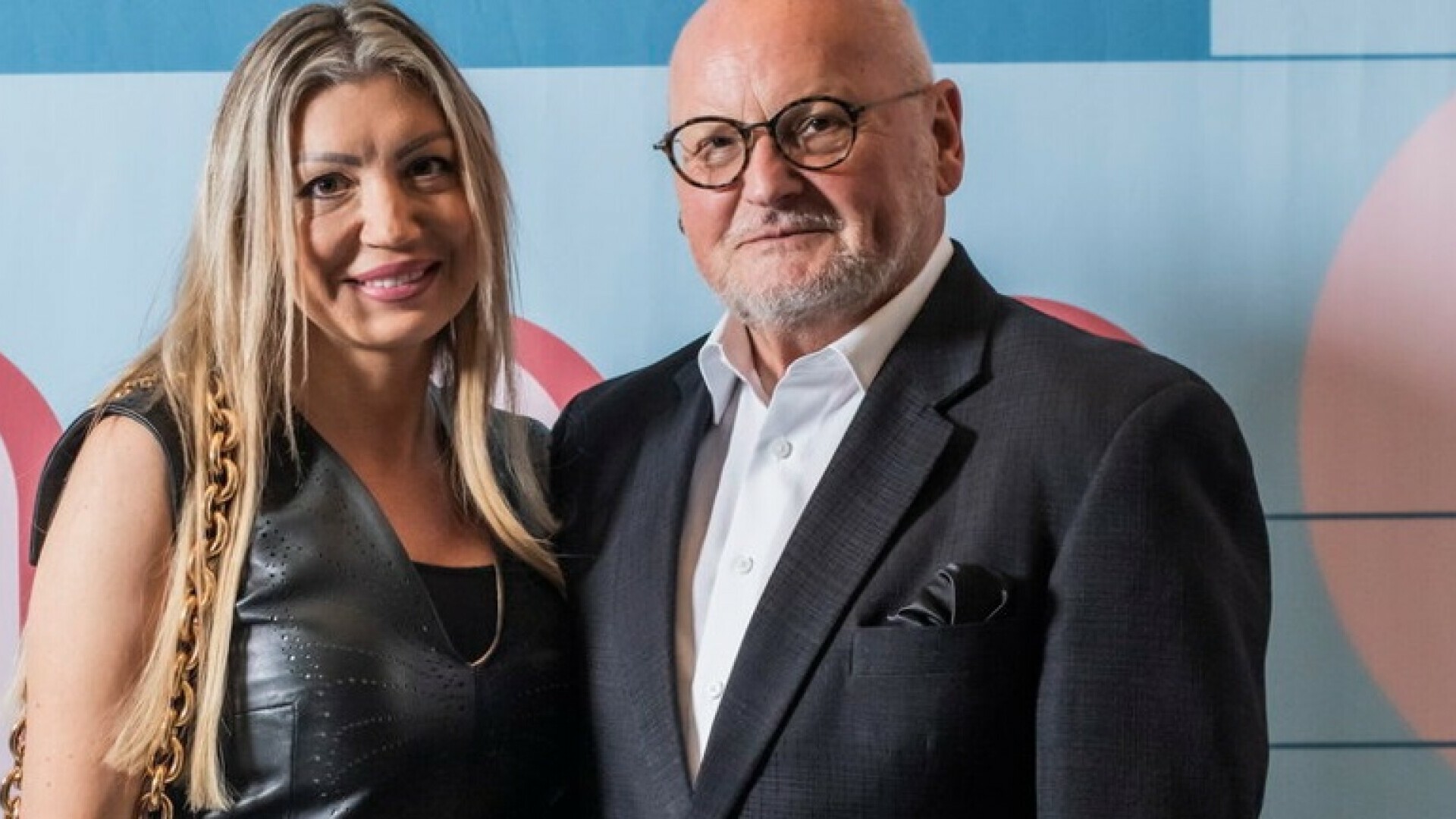 Nova partnerica Zlatka Mateše u kožnoj je haljini krala sve poglede na ...