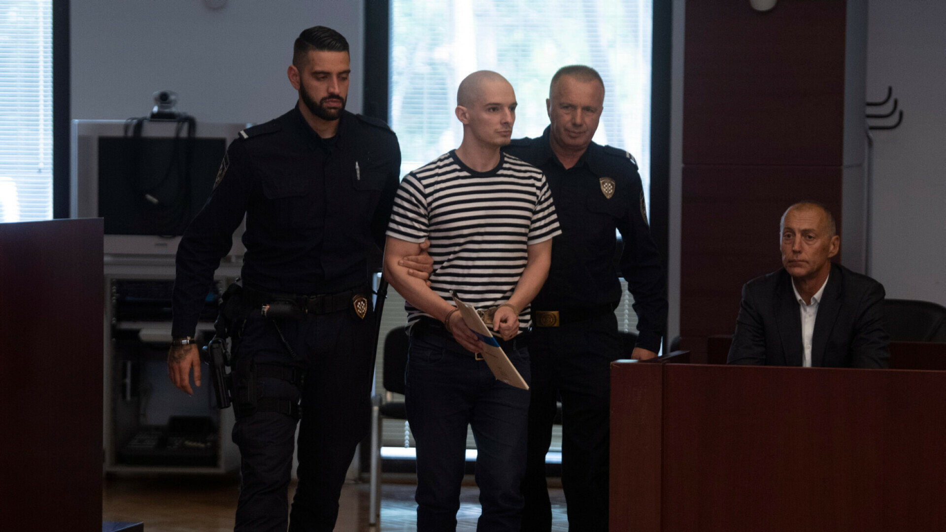 Filip Zavadlav dobio 40 godina zatvora: Policajci na rukama odnijeli ...