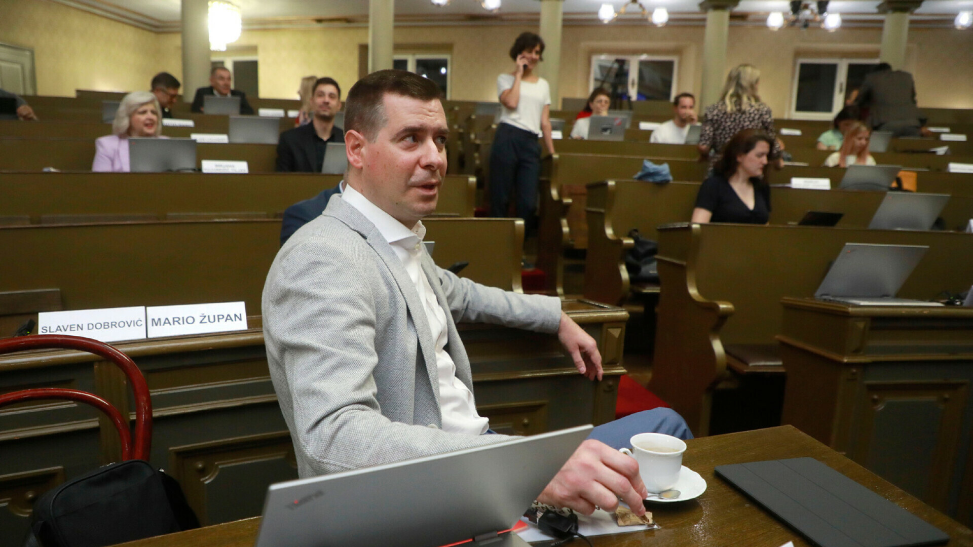 HDZ-ovac se obrušio na Tomaševića: "On je obična škrtica koja je ...