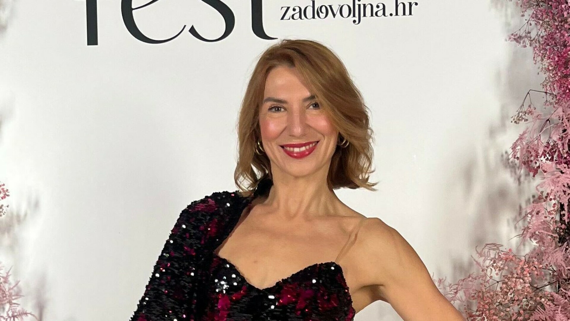 Daria Lorenci Flatz izgleda fantastično u haljini stvorenoj za proslave i štiklama bez konkurencije