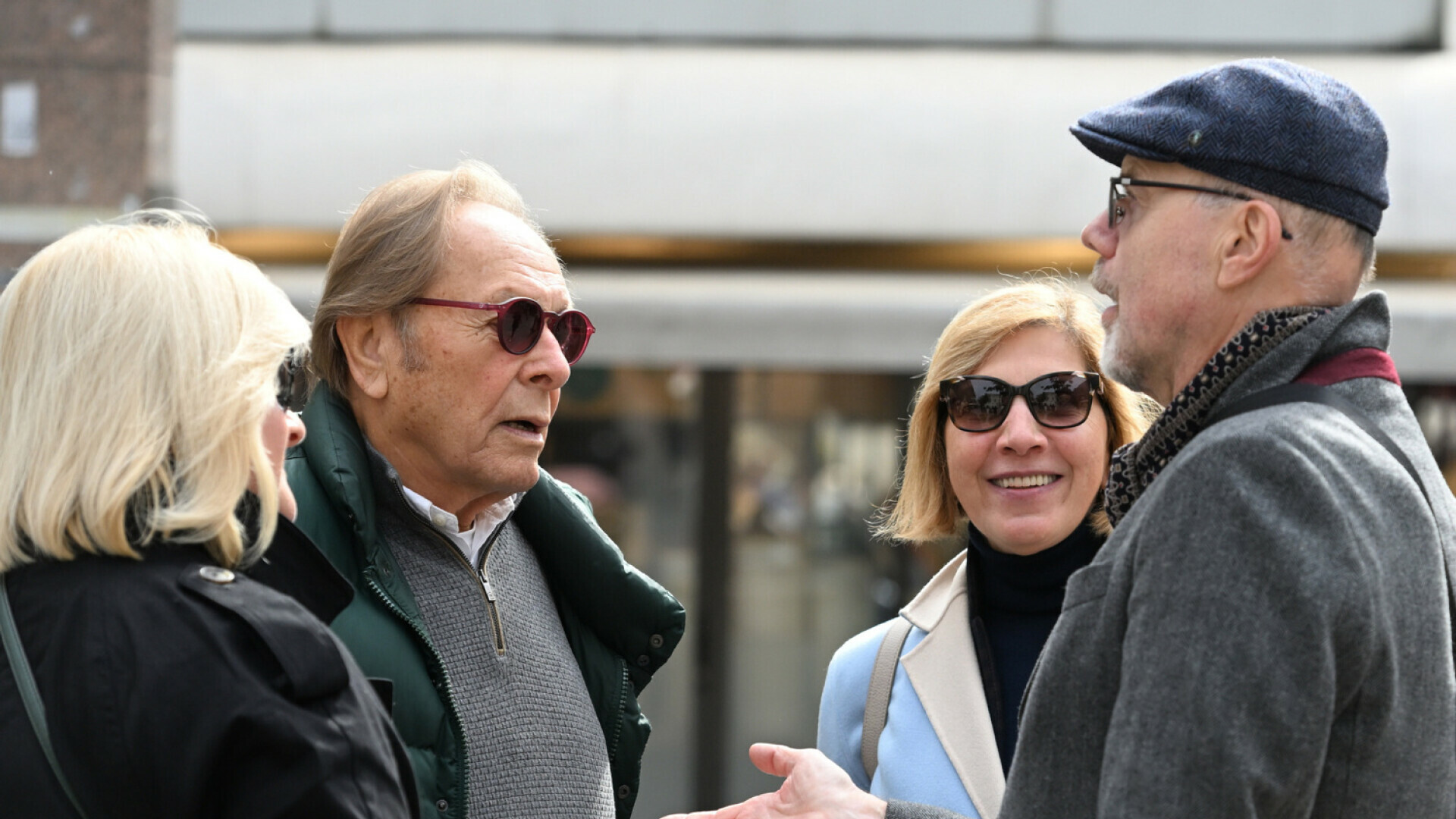 Legendarni zagrebački pjevač uspio je zavesti 42 godine mlađu suprugu ...