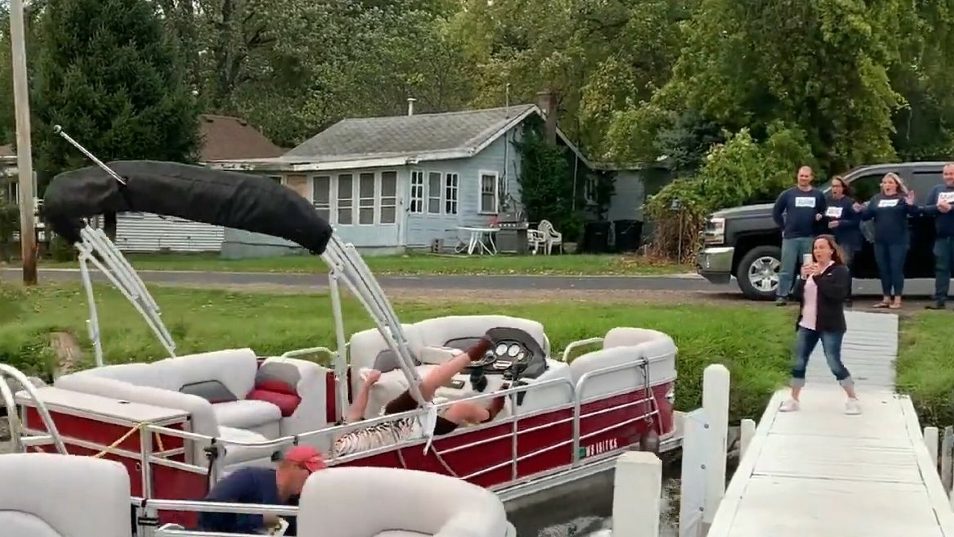 Prosidba završila čistim kaosom, promatrači nisu znali bi li se smijali ...