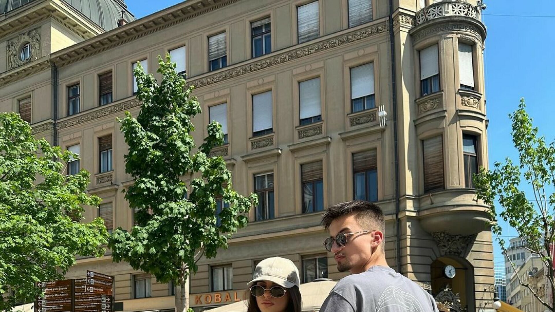 Ova ljepotica nasljednica je našeg popularnog pjevača, već je postala ...