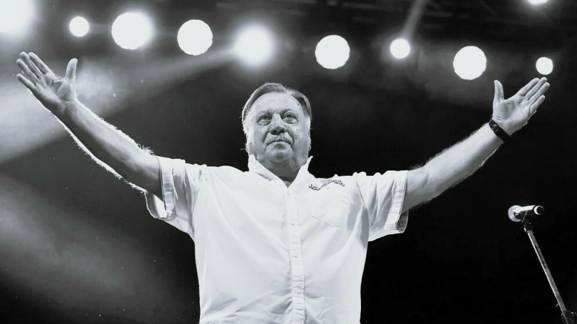 Preminuo Halid Bešlić, kralj narodne glazbe