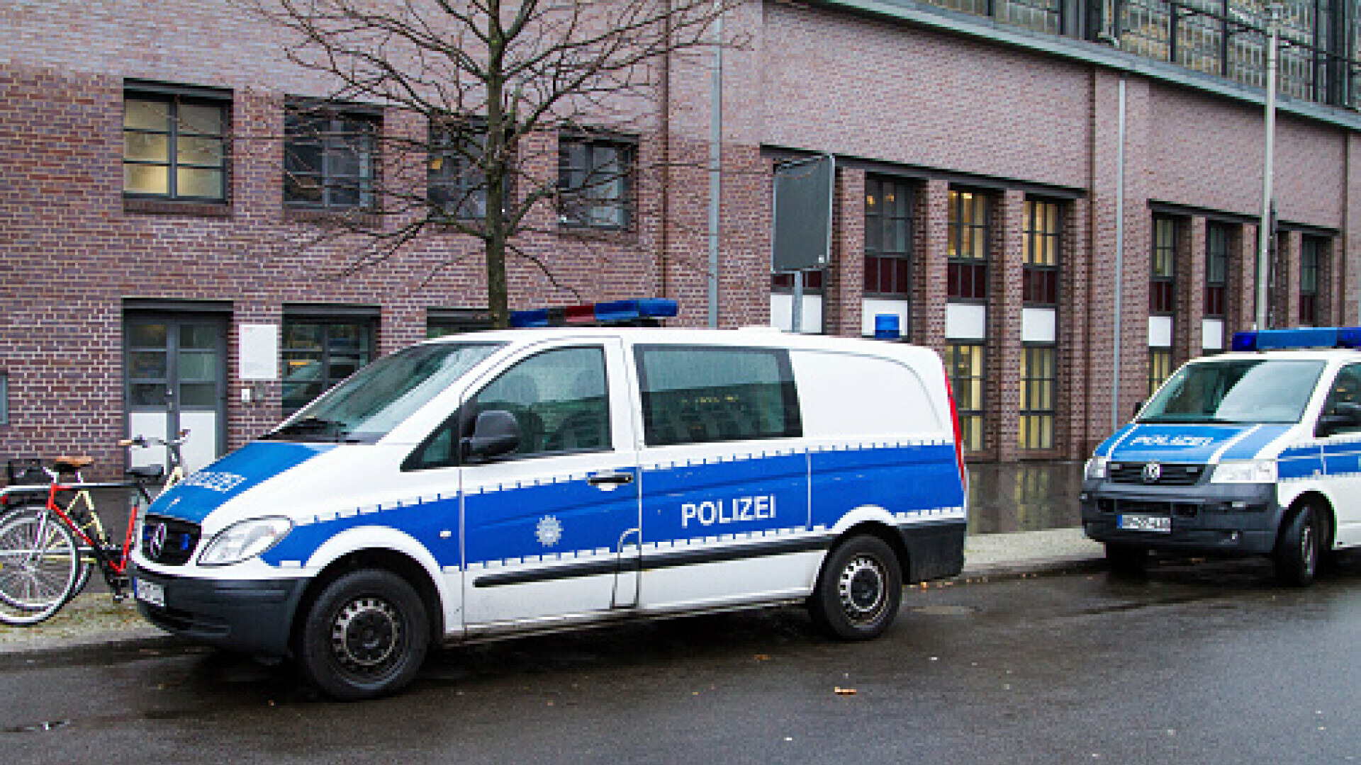 Nakon anonimne dojave policija dojurila pred zgradu: Ono što su pronašli u podrumu šokiralo je ...