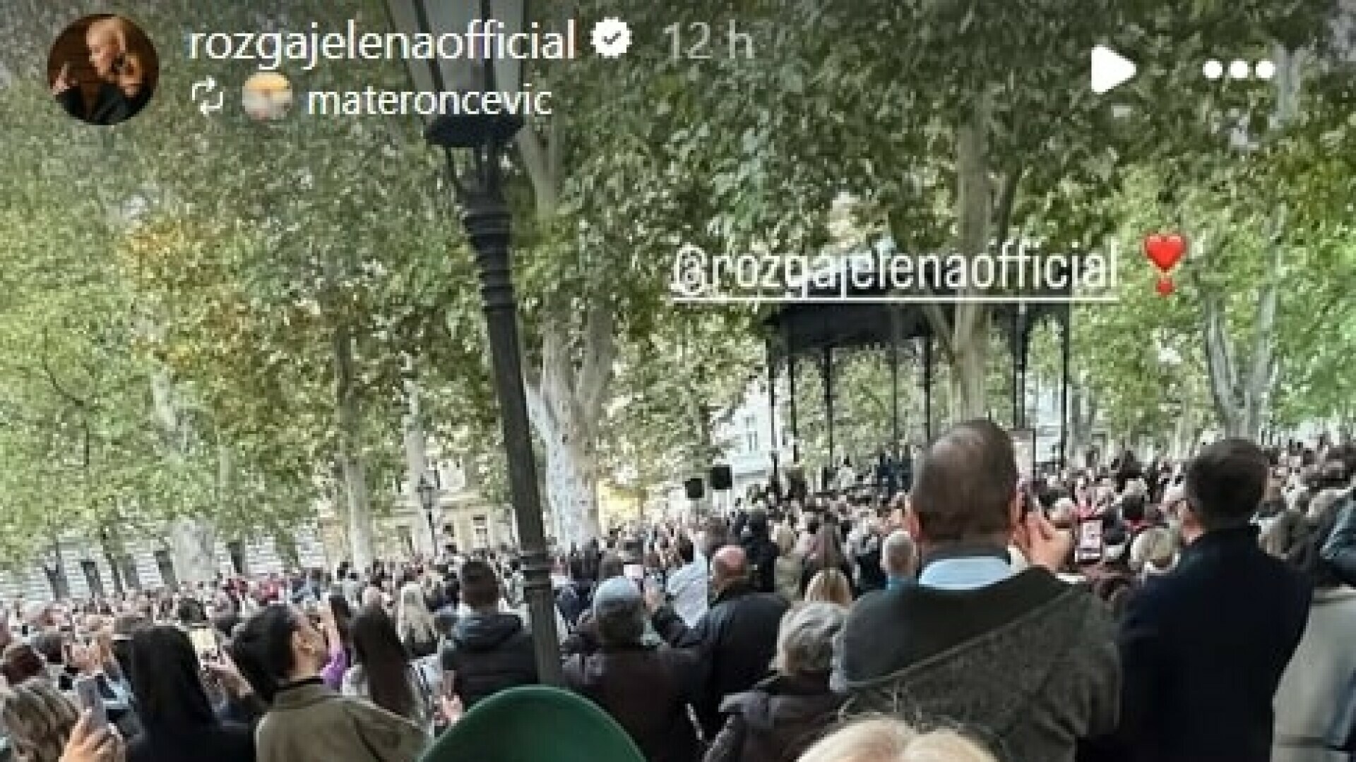 Jelena Rozga bila je među mnoštvom koje je pjevalo Halidu, objavila je ...