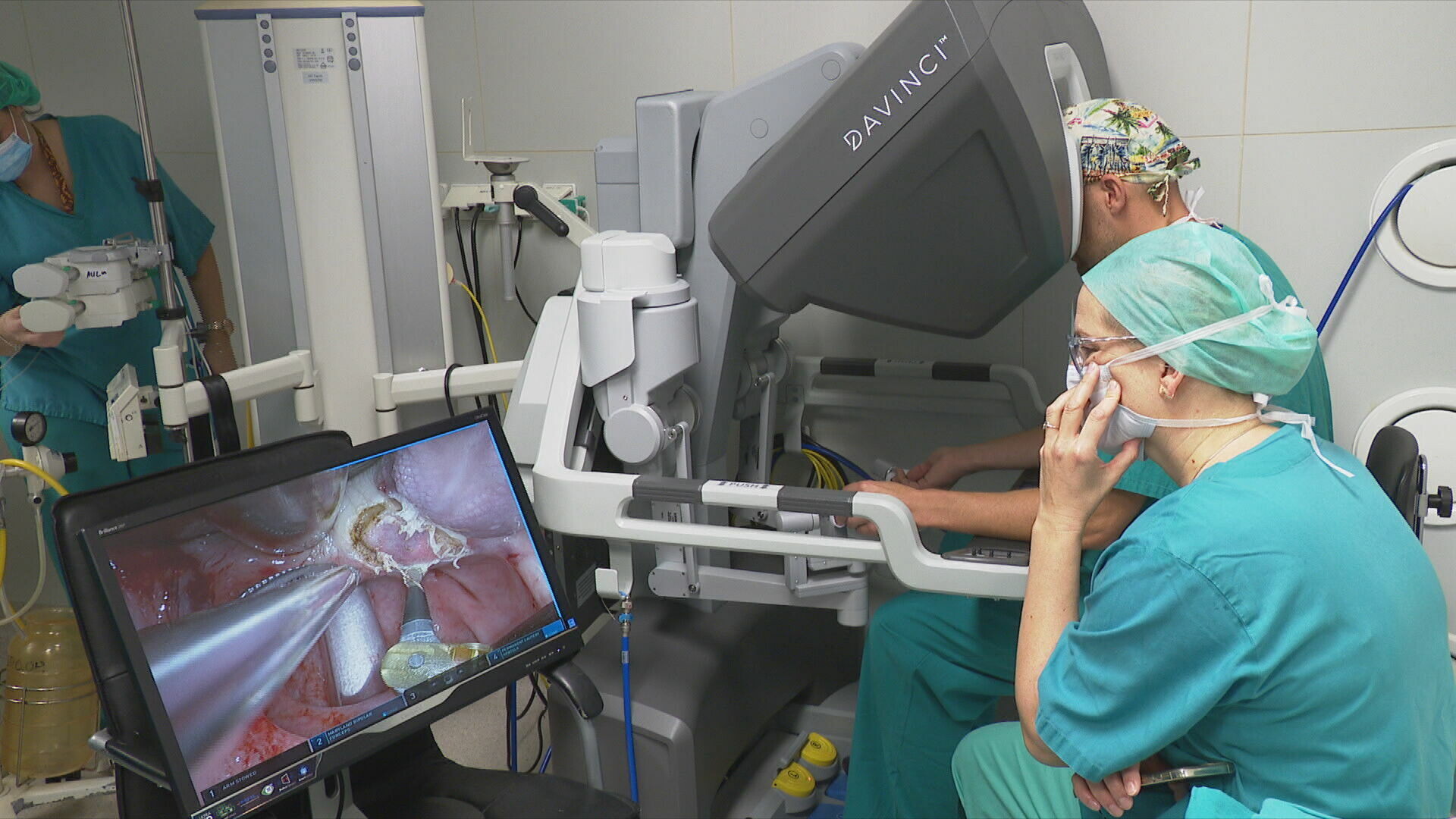 Robot mu operirao jezik, progovorio drugi dan! Kamere Dnevnika Nove TV ...