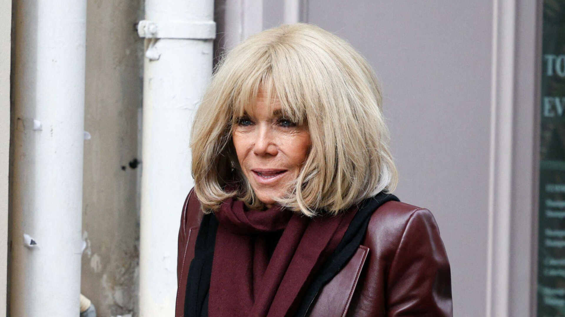 Brigitte Macron: Hlače kojima se iznova vraćamo nakon što se zasitimo ...