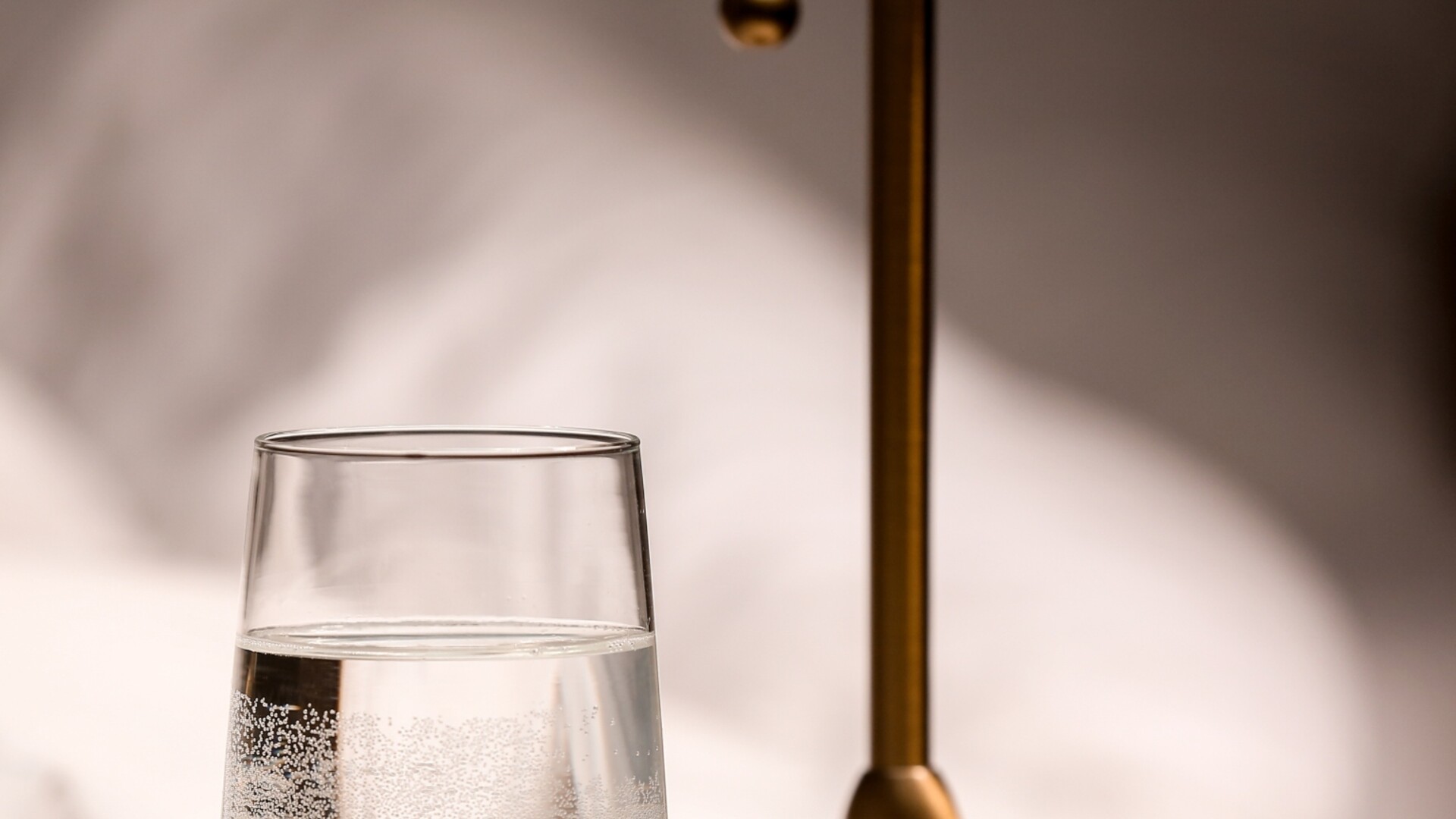 Je li pijenje vode netom prije spavanja dobro ili loše?