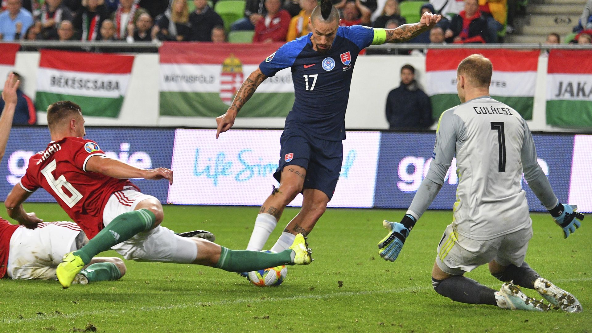 UEFA žestoko kaznila hrvatske suparnike: Mađarska i Slovačka pred ... UEFA žestoko kaznila hrvatske suparnike: Mađarska i Slovačka pred ...