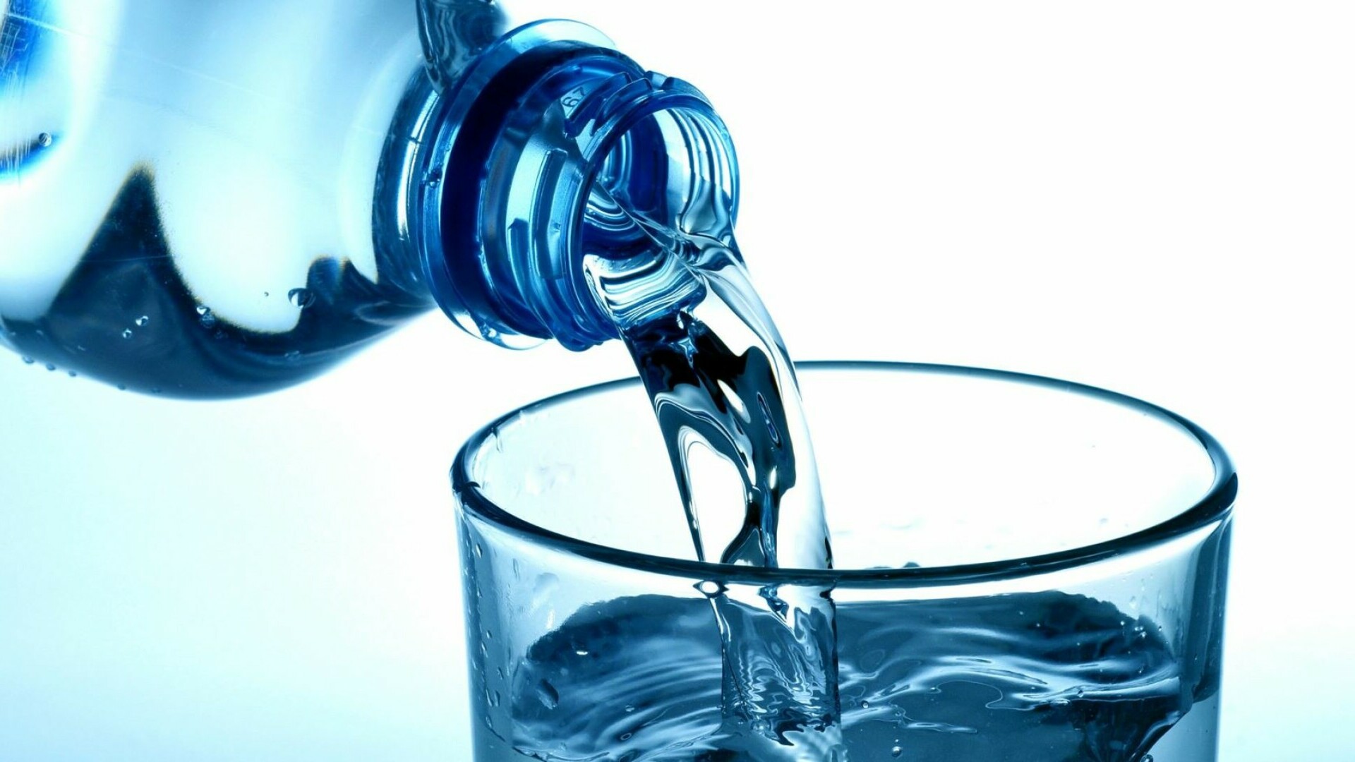 Poznata nutricionistica odgovorila na mitove o vodi: Trebamo li piti ...