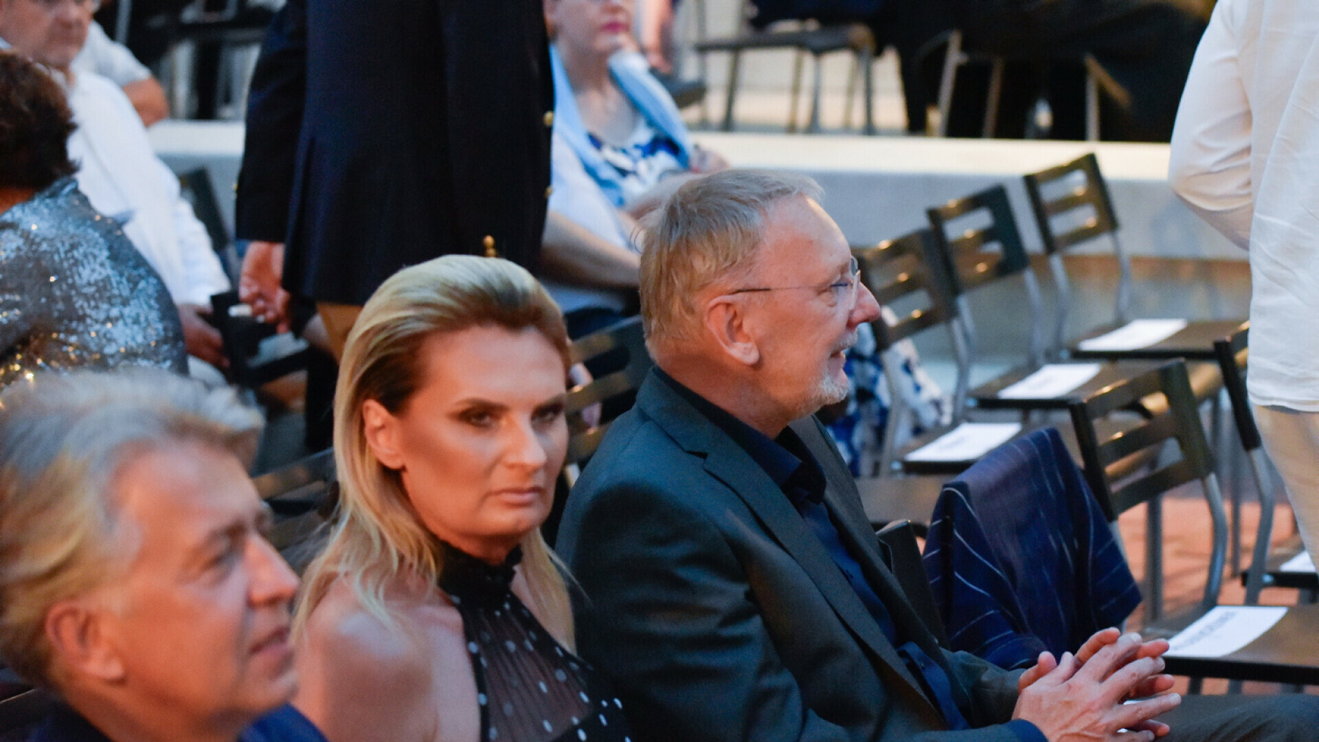 Pogledajte kako izgleda supruga ministra Božinovića, s njim se svega ...