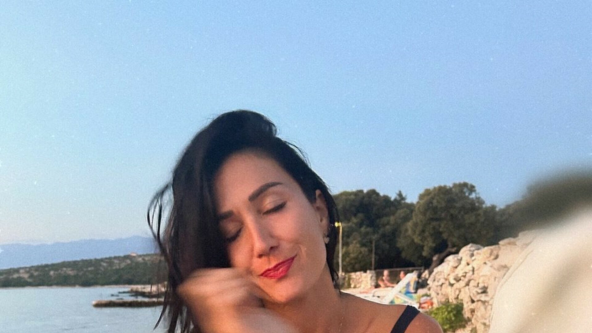 Ana Rucner 2025. dočekala u bikiniju, javila se s egzotične lokacije pa ...