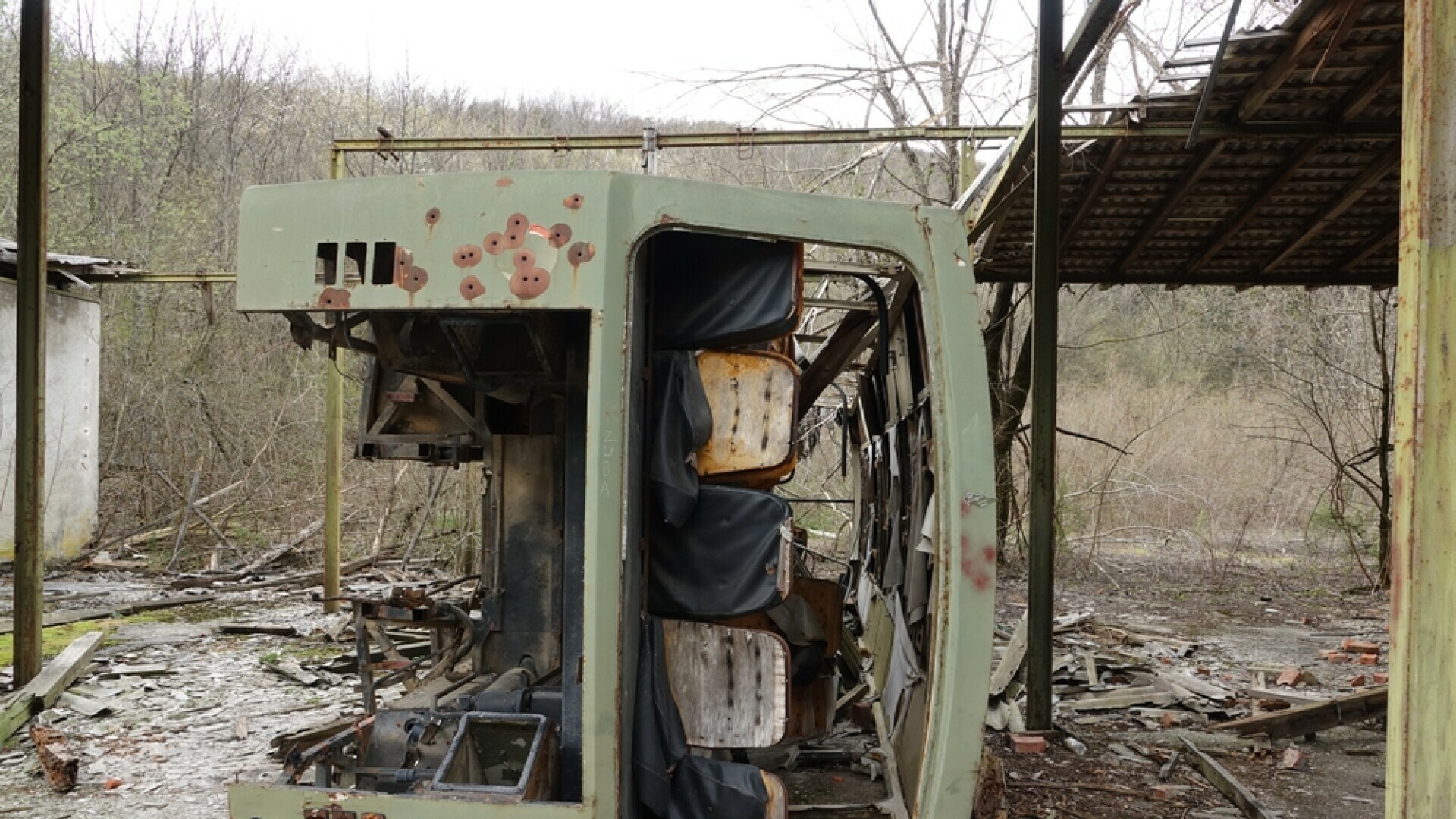 Najskuplji jugoslavenski projekt: Tajna vojna baza i podzemni aerodrom ...