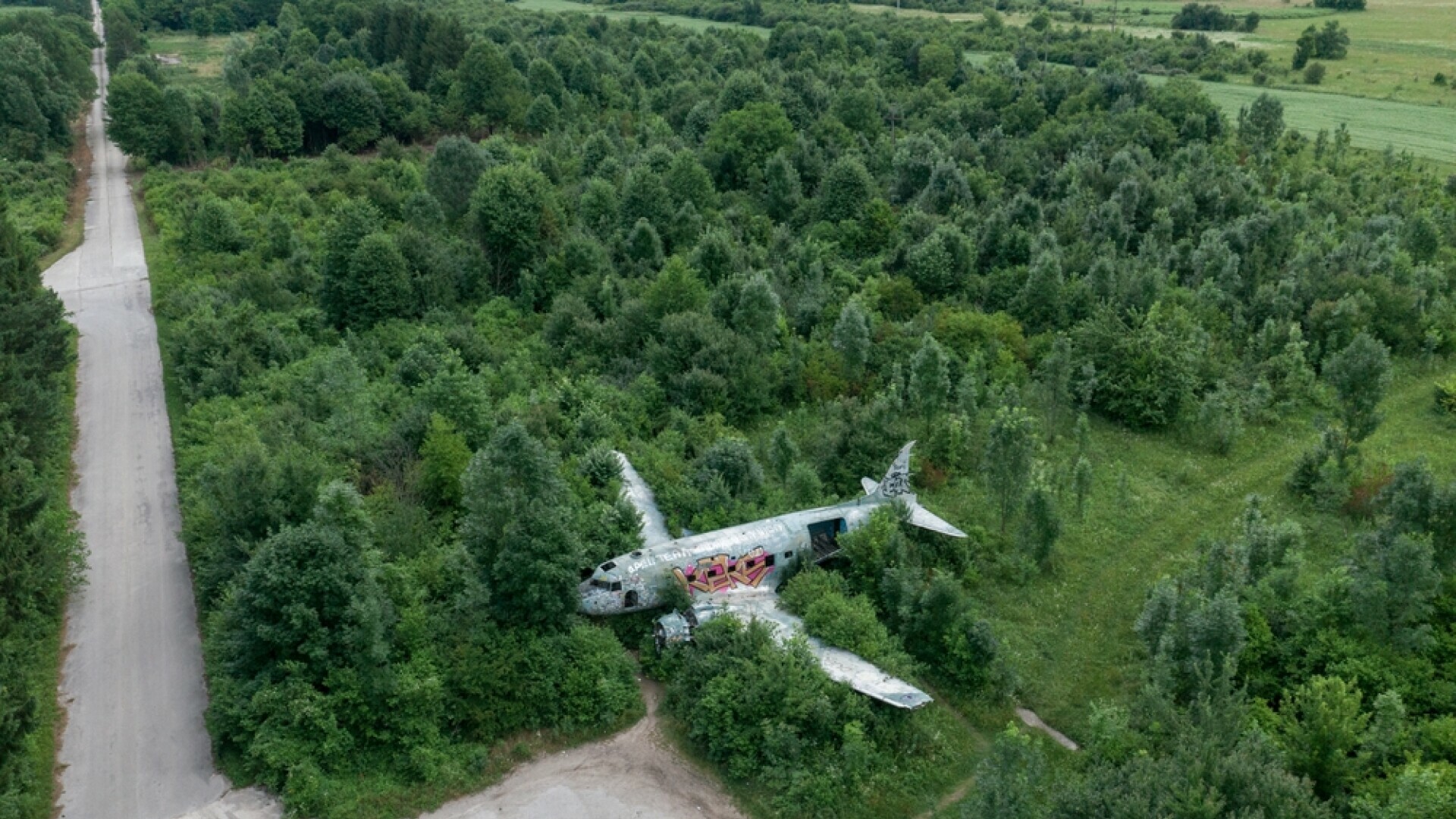 Najskuplji jugoslavenski projekt: Tajna vojna baza i podzemni aerodrom ...