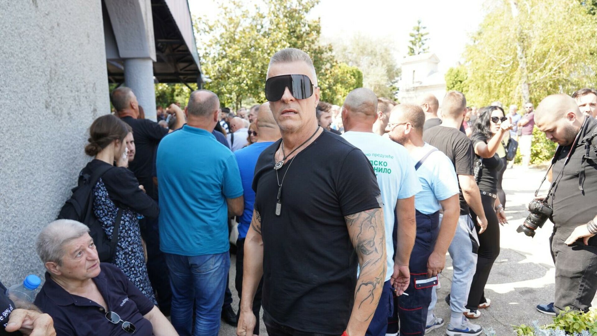 Bora Čorba ispraćen je na posljednji počinak, obitelj mu je ispunila ...