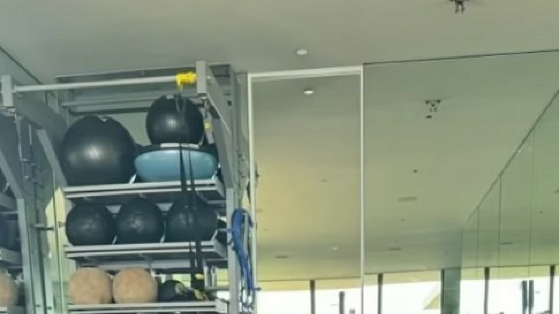 Brutalno tijelo u 56. godini! Aniston se skinula u mini bikini i pokazala da dobro prkosi vremenu