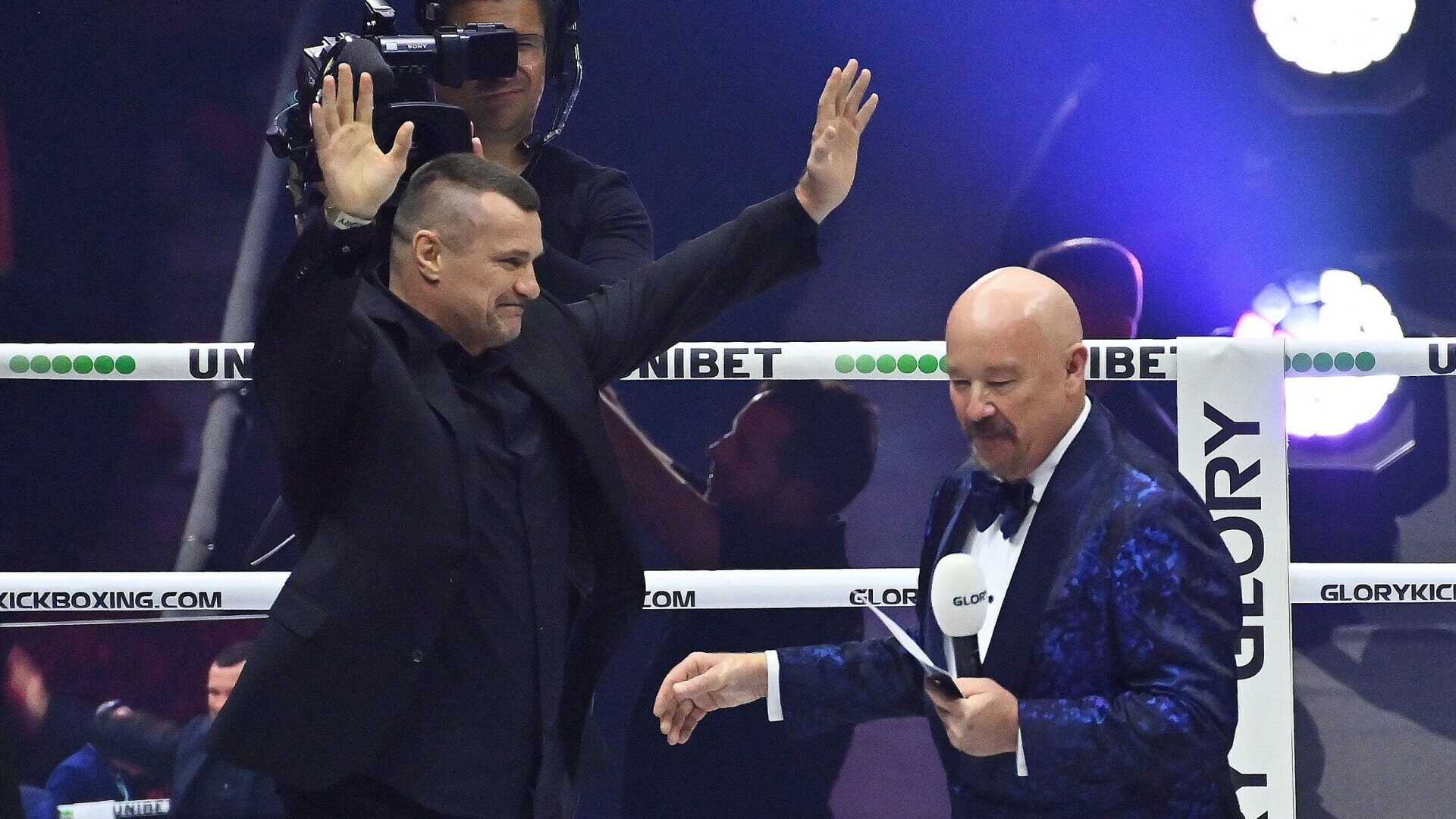 VIDEO Publika čekala Mladena Brestovca, a onda je u dvoranu ušao Mirko ...