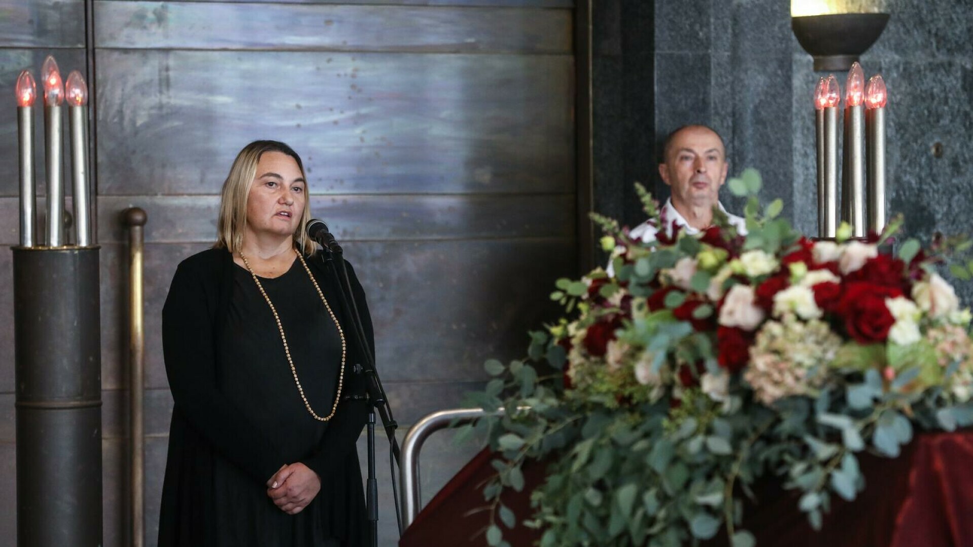 Održan je posljednji ispraćaj našeg uglednog redatelja, obitelj i prijatelji oprostili su se od ...