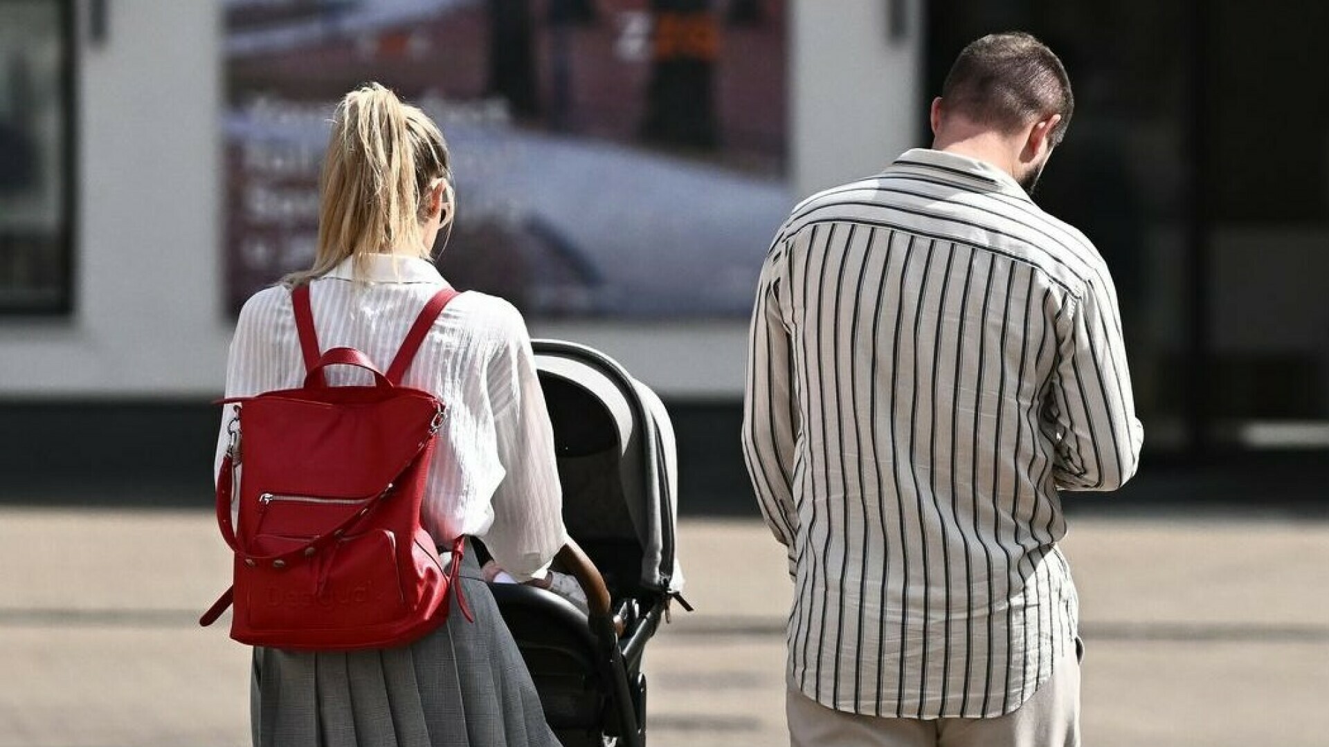 Matija Cvek prvi put u javnosti snimljen sa samozatajnom suprugom, s ...