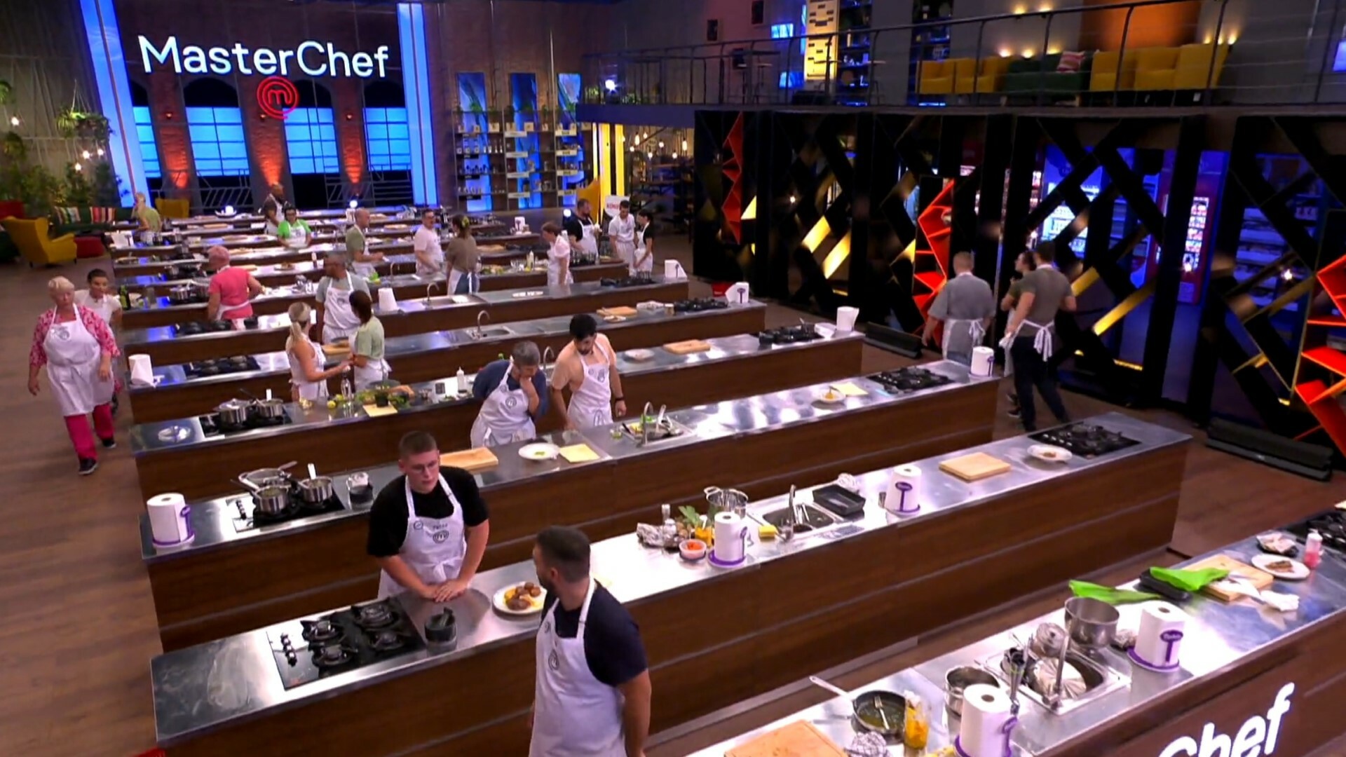 TOP 23 natjecatelja prvi put zajedno u MasterChef kuhinji! Nisu svjesni ...