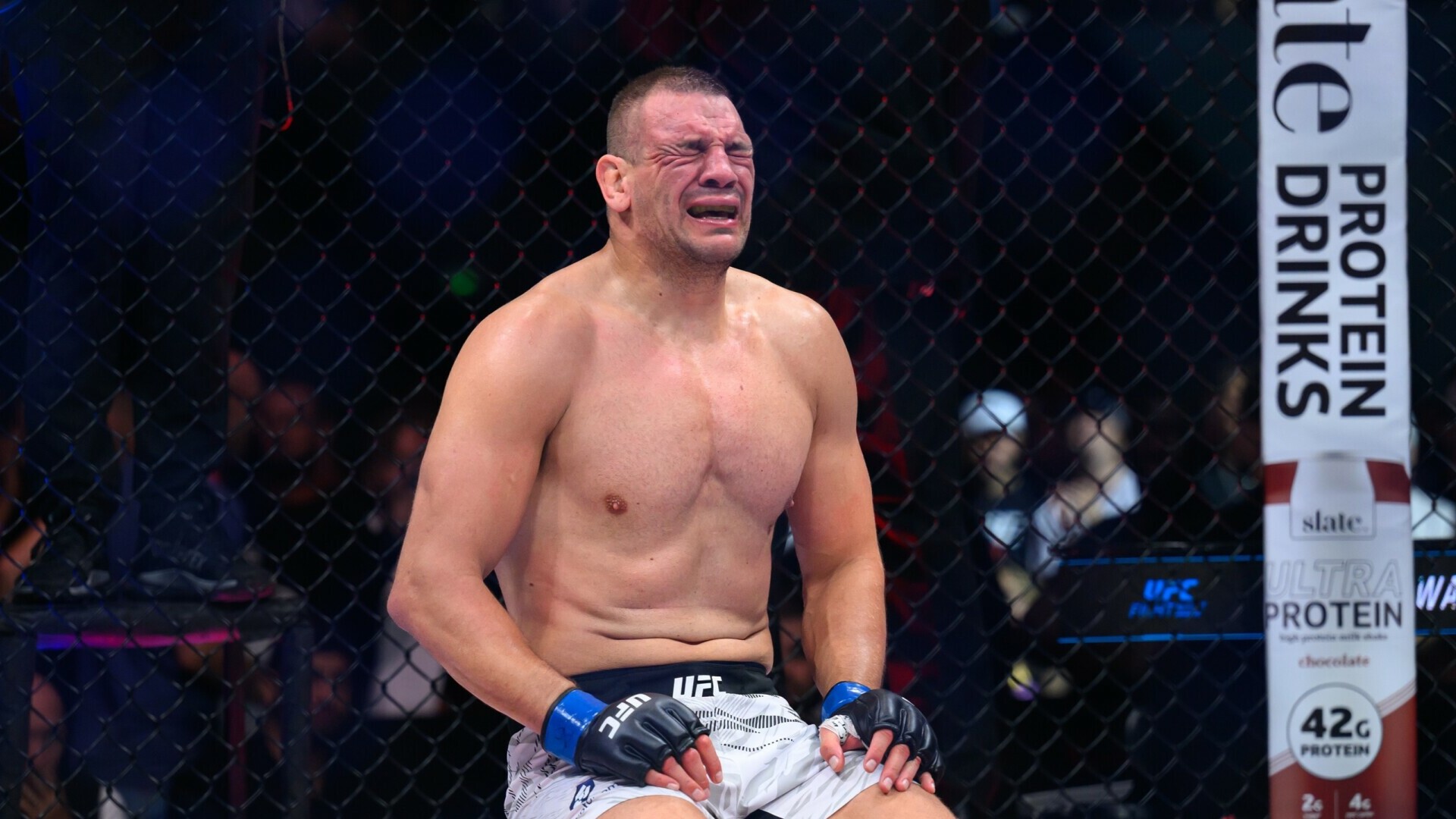 Delija uzeo bonus za borbu večeri te napravio nešto što nismo vidjeli ...