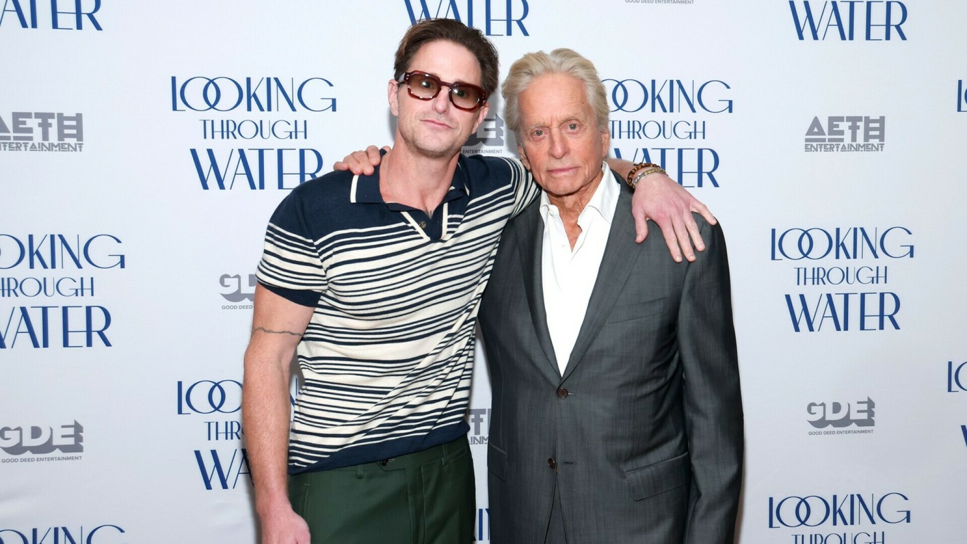 Znate li čiji je ovo sin? Život pun padova, ali ovaj put svi pričaju o ...