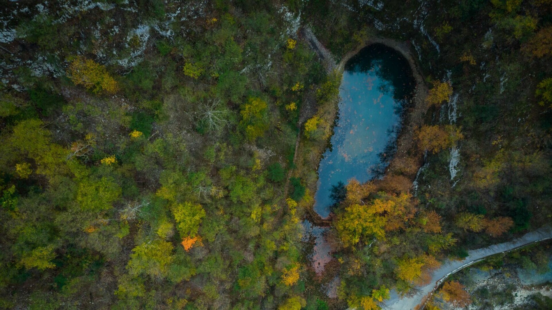 Lijepa Idrija usred još ljepše prirode: Grad pod kojim teče tekuće ...