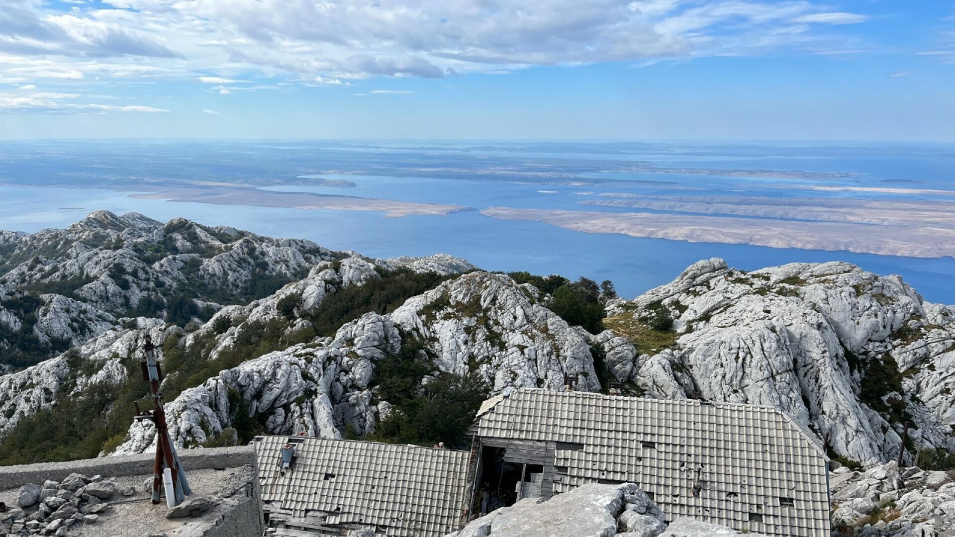 Ruina s pogledom: Može li devastirana vojna baza dobiti novi život?