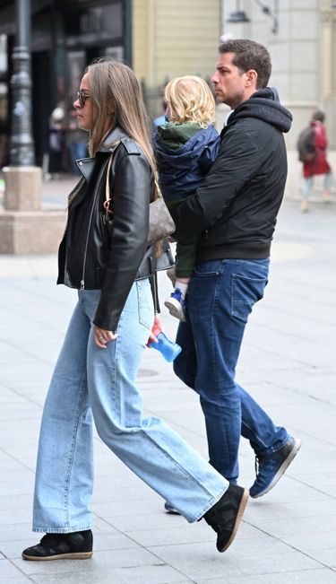 Prelijepa kći naše pokojne glumice i Dikana više ne skriva svoj ...