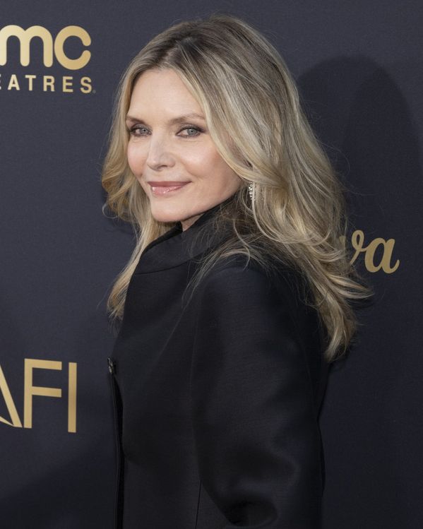 Znate li uopće s kim je Michelle Pfeiffer u braku? Nema puno njihovih fotografija, ali vole se ...