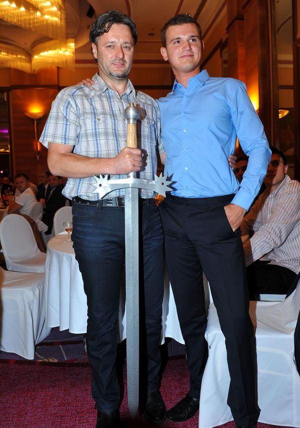 Thompsonove pjesme odjekuju centrom Zagreba, zabavu fanova nije omela ...