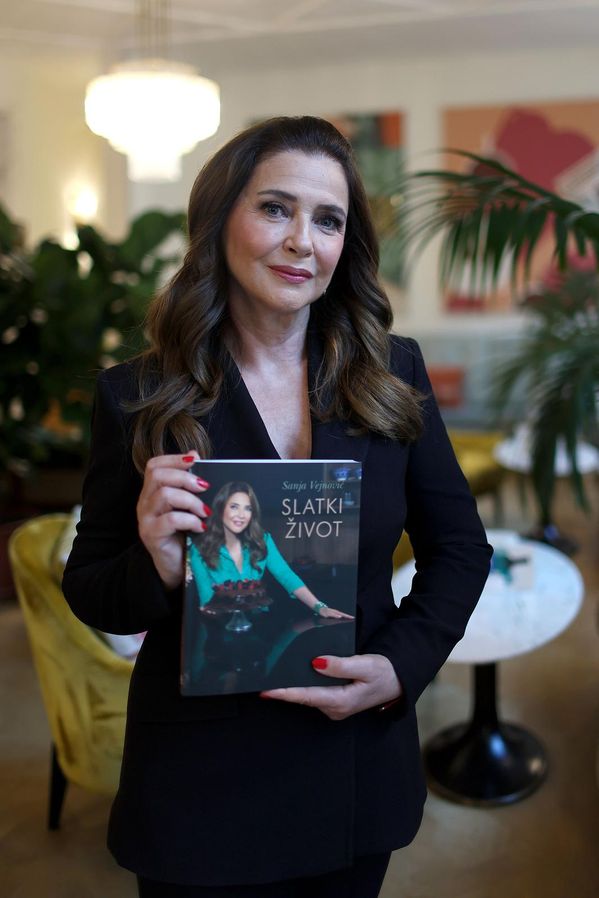 Kako izgleda kći Sanje Vejnović? Prelijepa je na mamu, glumica se ...