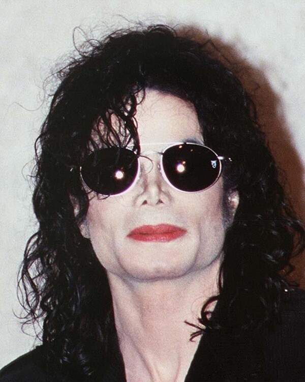 Zašto je Michael Jackson zapravo nosio traku na nosu?