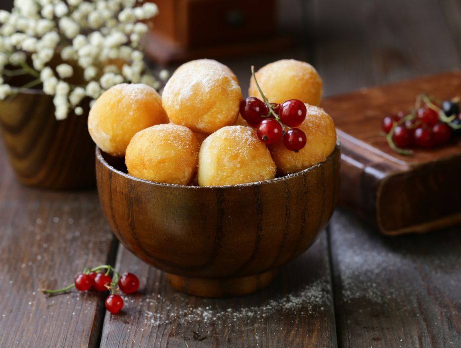 Fritule za 5! Recept za sočne loptice sa sirom i narančom