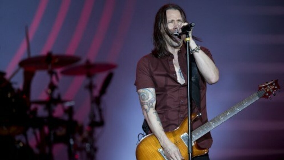 Alter Bridge novim singlom What Lies Within najavljuju album i povratak ...