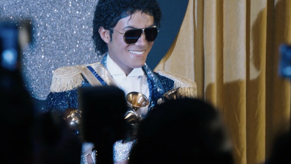 Vidite li vi sličnost? Zbog ovoga se fanovi pitaju je li ovo stara ...