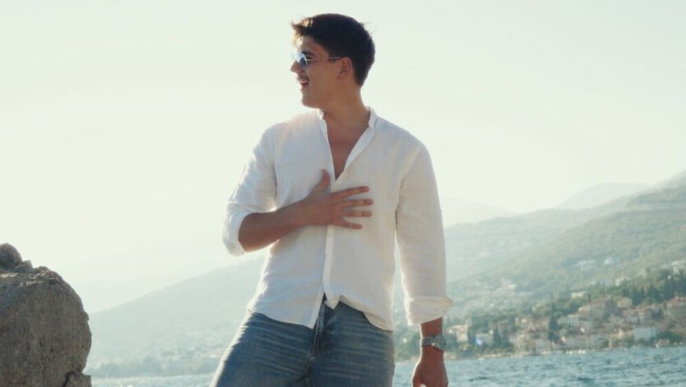 Poslušajte novu pjesmu našeg mladog izvođača, koja je prava poslastica ...