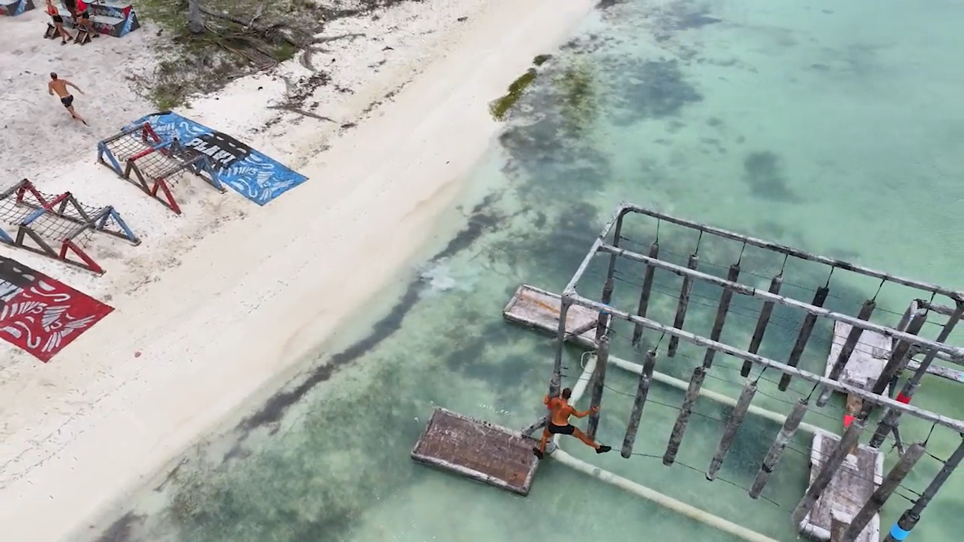 Alex ostaje ''trn u oku''! Djevojke iz crvenog tima mu se ne žele ...