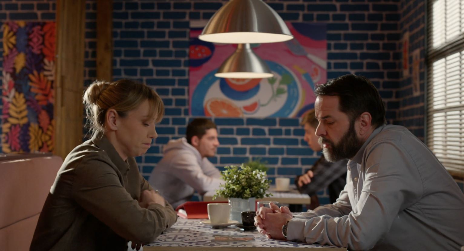 U dobru i zlu: Zar je stvarno spremna prihvatiti njegov prsten?