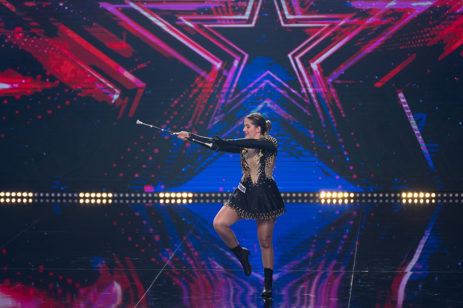 Andrea je dokazala da su ona i njen mažoret i više nego dovoljni!