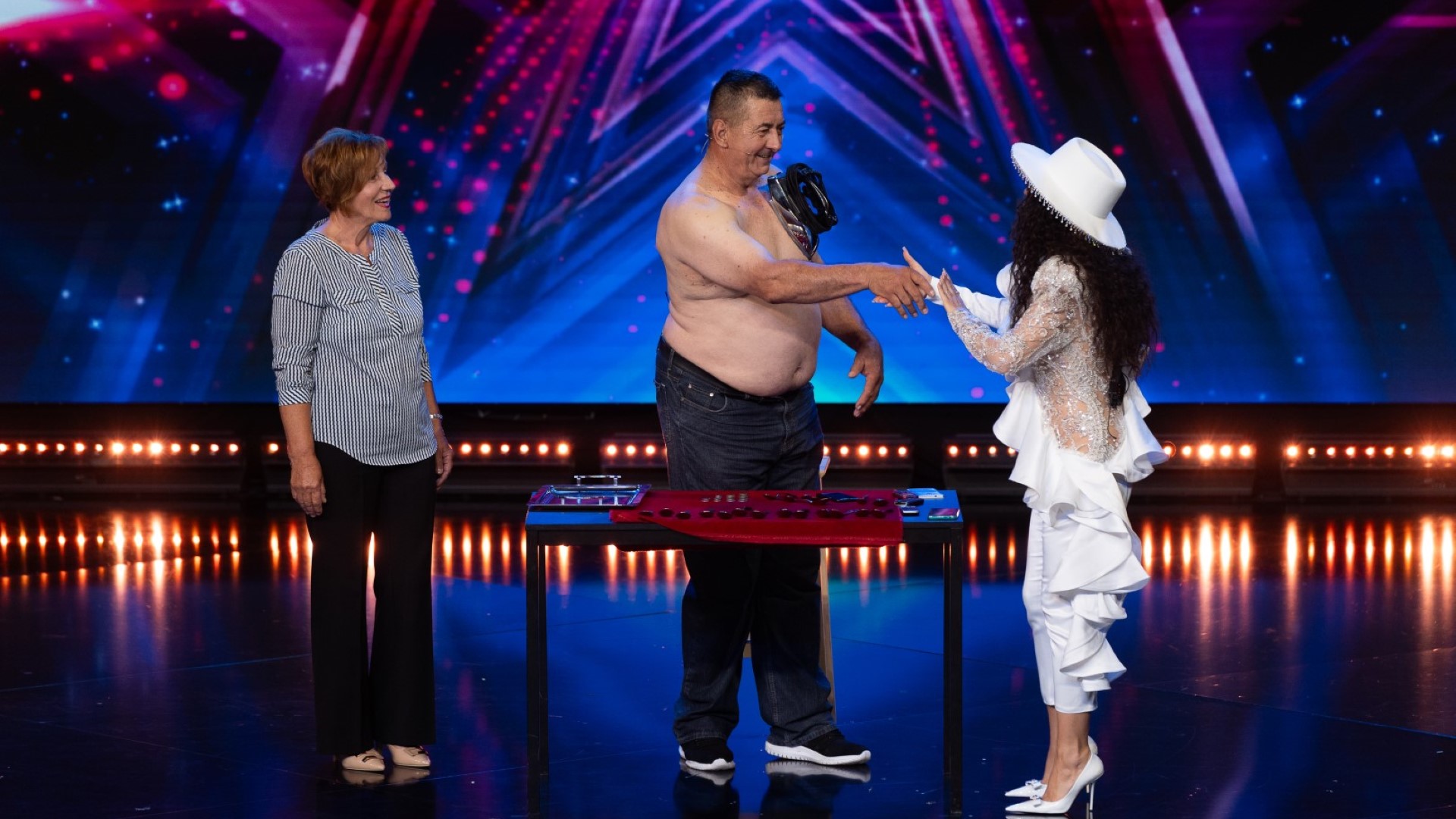 Čovjek magnet, lude akrobacije biciklom i urnebesna predstava koja žiri ...