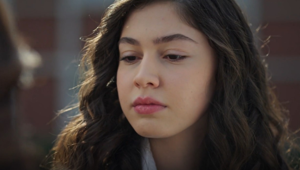 Skrivena sudbina: Skinula je prsten - zadaje joj bol